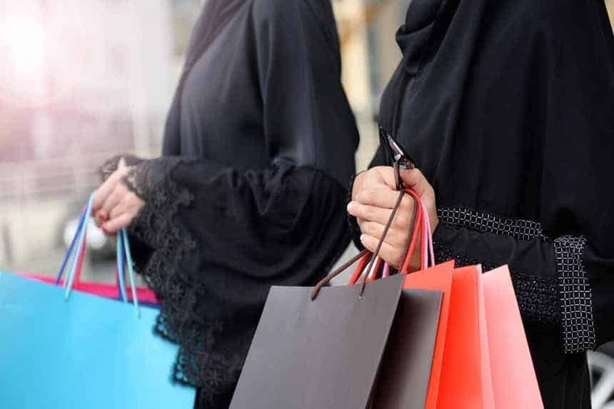 इस महिला को पसंद है पति के पैसे उड़ाना, 60-70 लाख शॉपिंग पर… - News Aroma