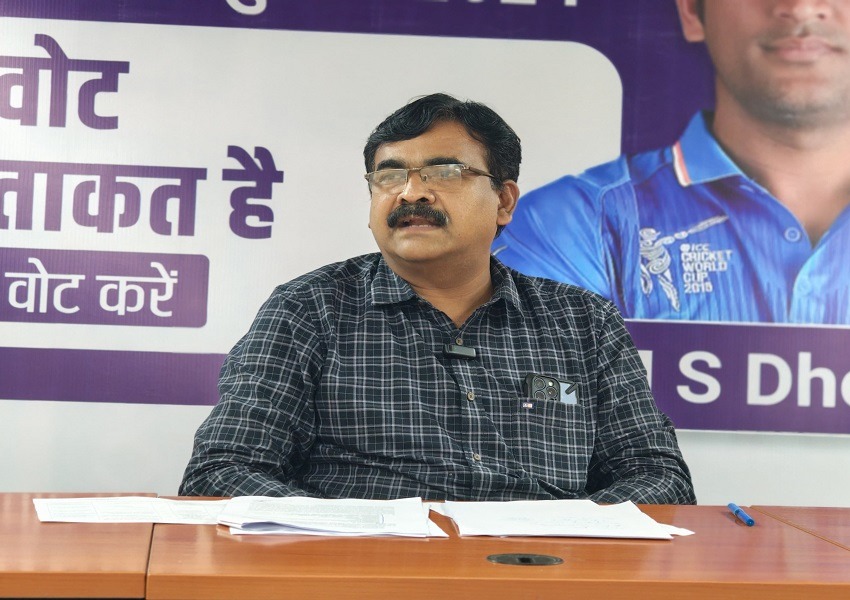 आचार संहिता उल्लंघन पर सख्त कदम, निर्वाचन आयोग ने अवर सचिव संजय प्रसाद ...