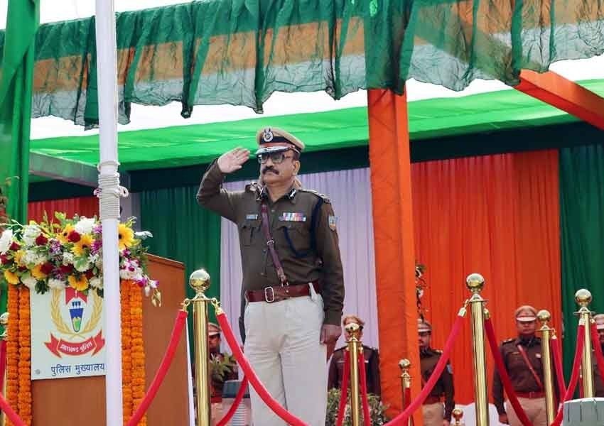 DGP अनुराग गुप्ता ने झारखंड पुलिस मुख्यालय में फहराया राष्ट्रीय ध्वज